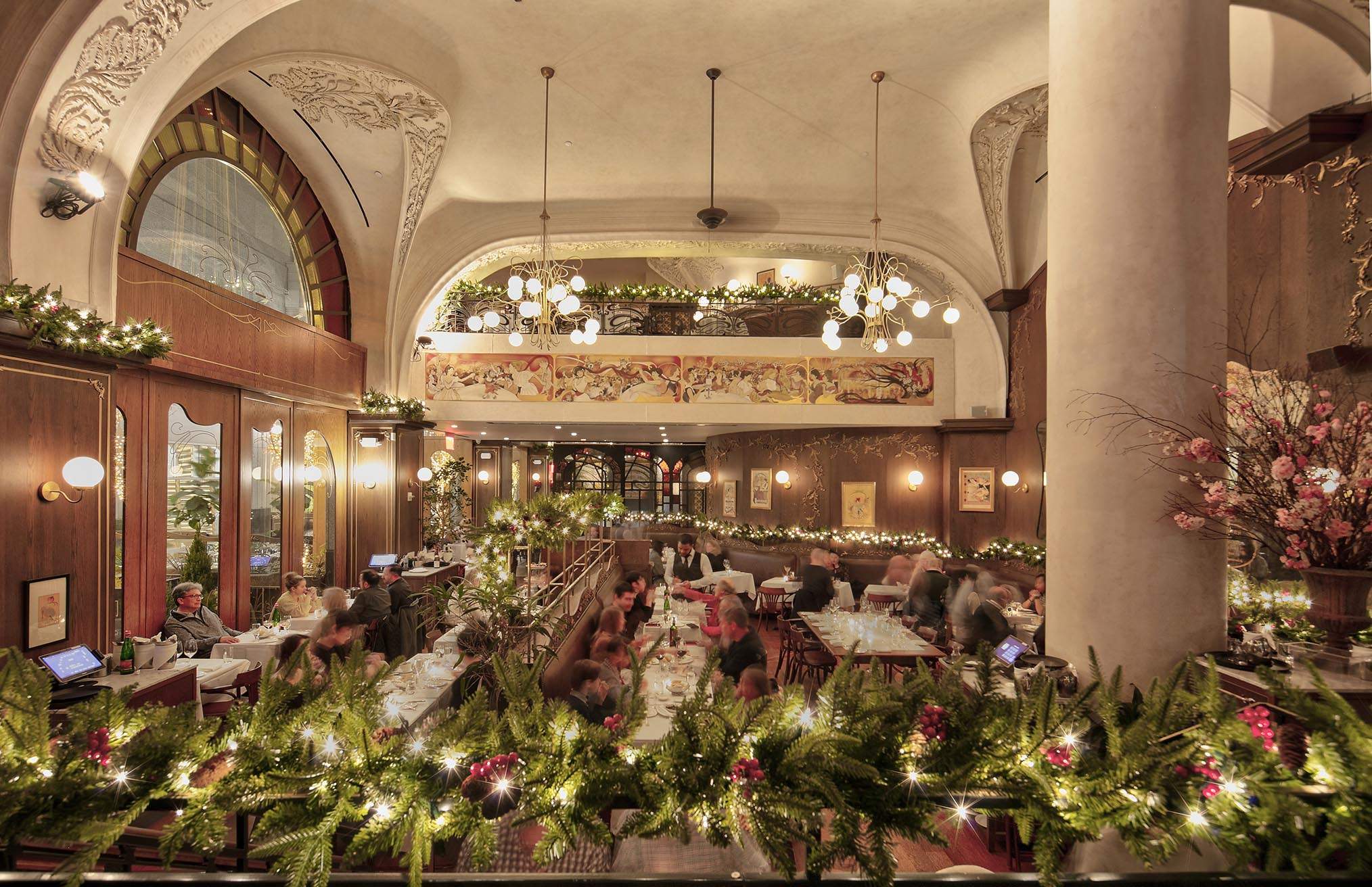 5 NYC restaurants with the best holiday decor