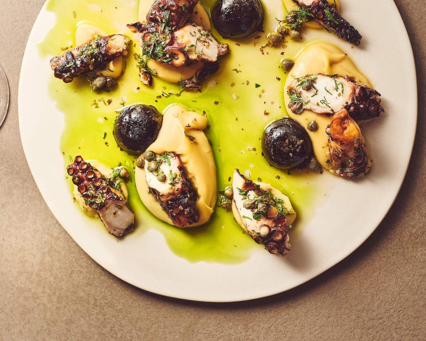 4 dishes to try at Chicago Mediterranean restaurant Nisos