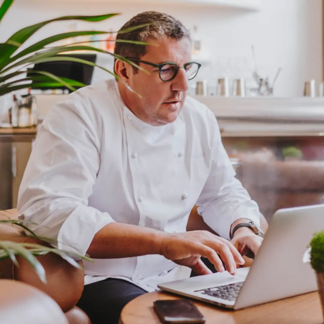 4 P's of Marketing for Restaurants & Marketing Mix Examples