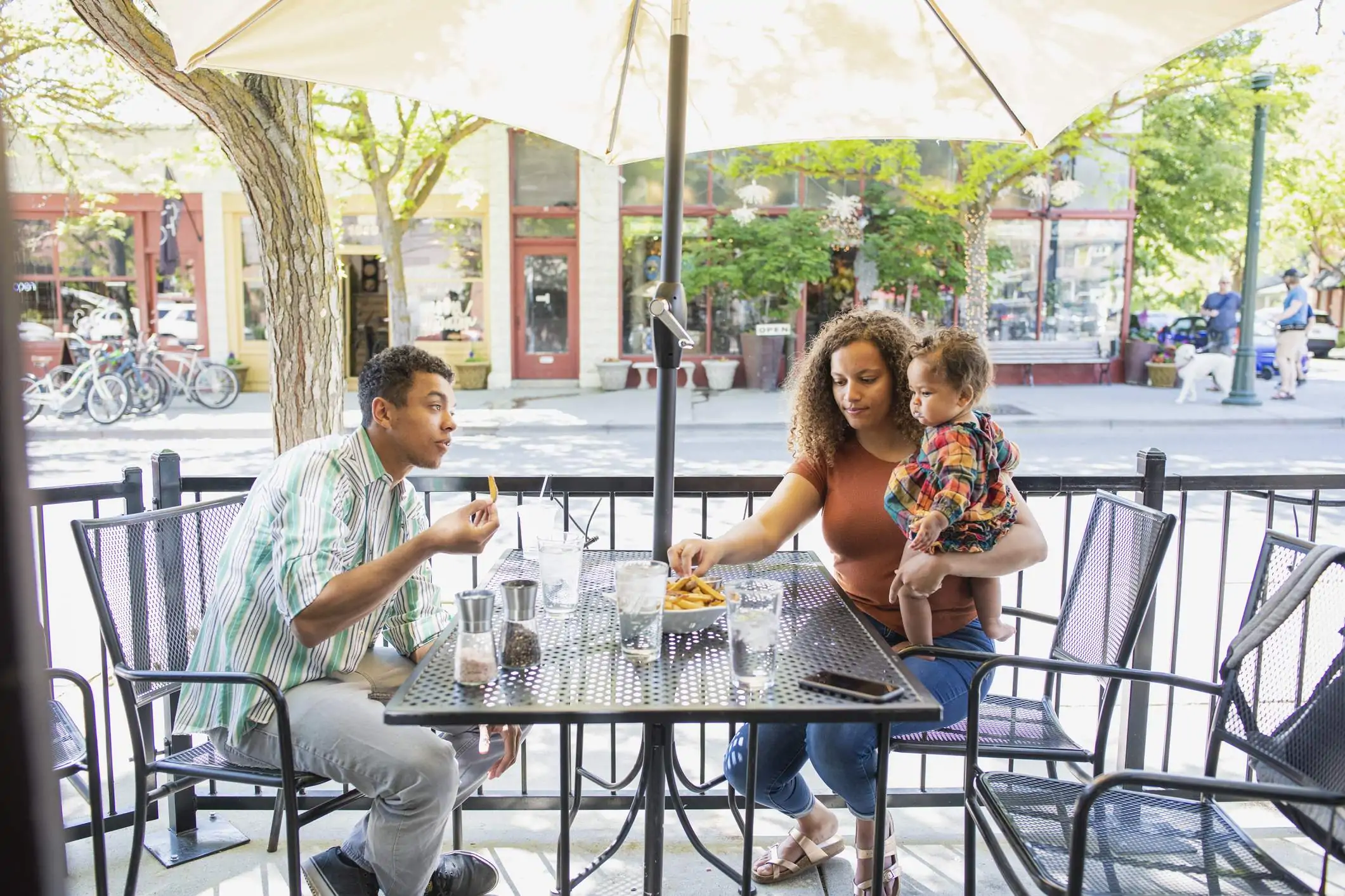 Outdoor seating for restaurants: Tips from top restaurateurs