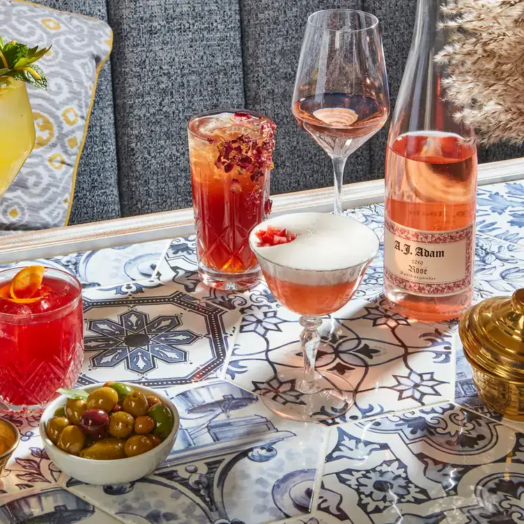 The best happy hour in Toronto for summer 2025 - Top 11 deals ...